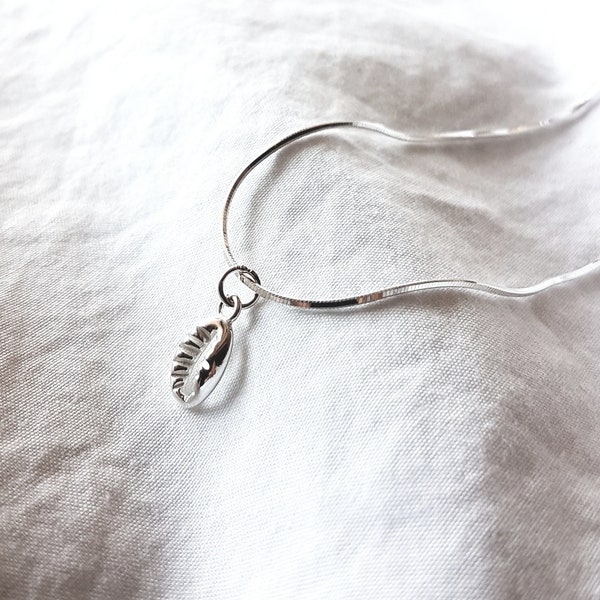 Cowry Shell Necklace - Etsy