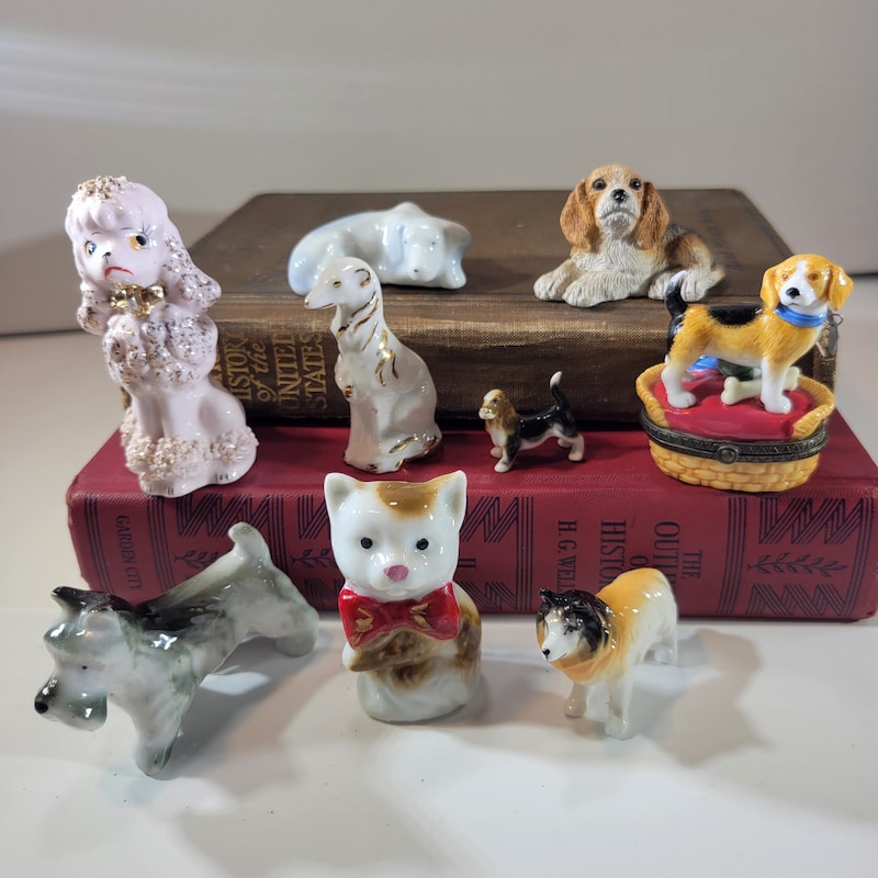 Tiny Shadow Box Figurine - Etsy