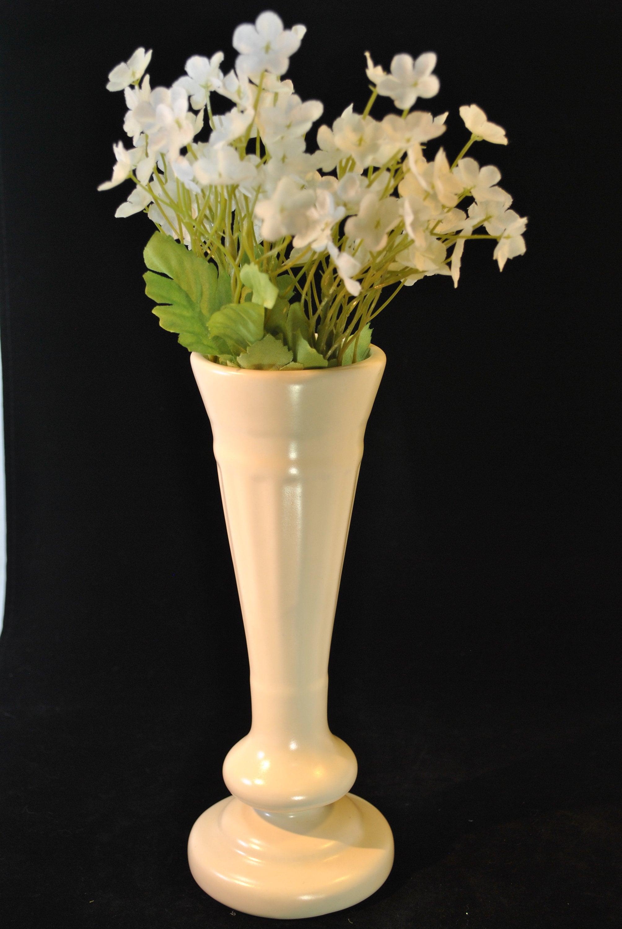 Elegant Haeger Ceramic Off-white Vase, Flower Vase, Vintage Simple ...