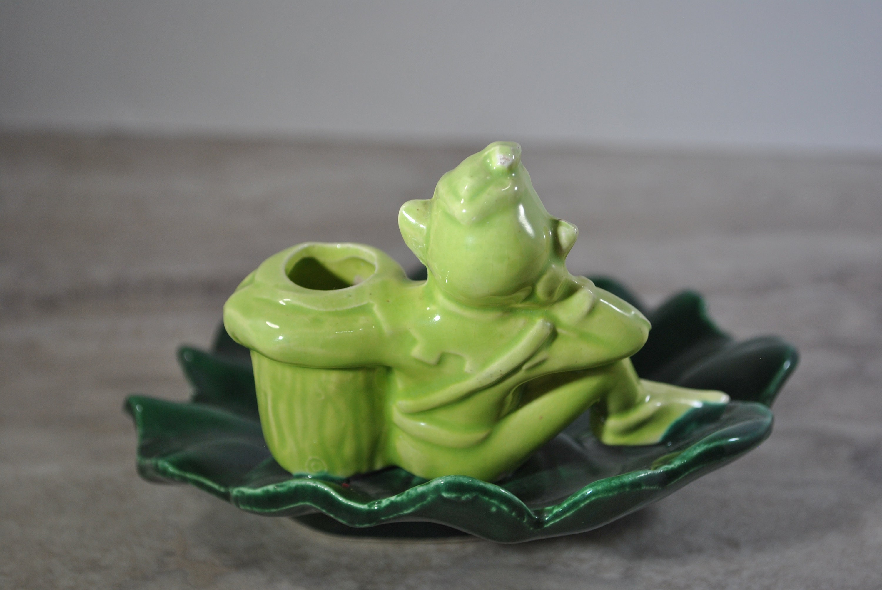 Green Elf Bud Vase/dish, Pixie Sitting on a Leaf, Vintage, Ceramic - Etsy