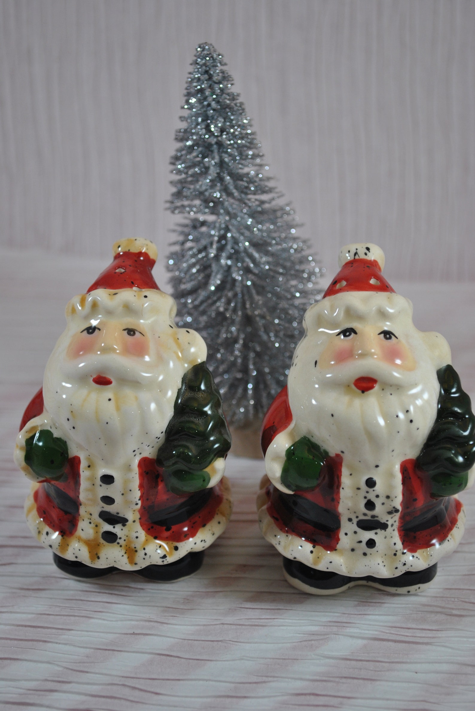 Santa Salt and Pepper Shakers, Collectible, Vintage, Christmas Decor ...