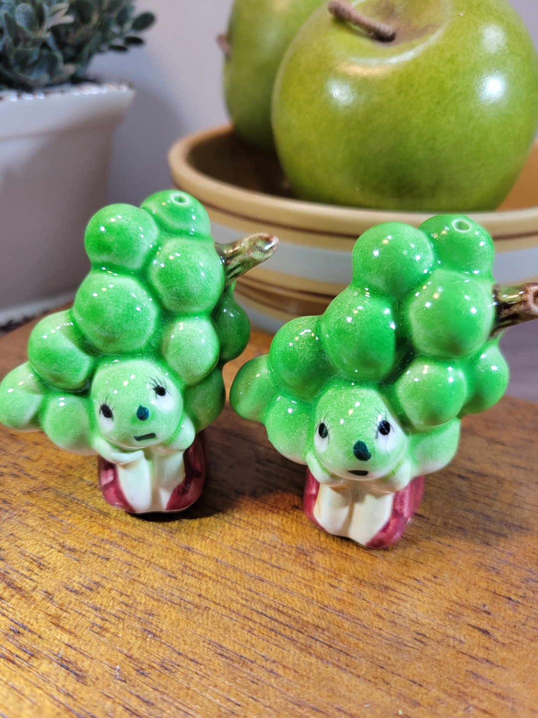 Funny Anthropomorphic Grape People Salt and Pepper Shakers - Etsy