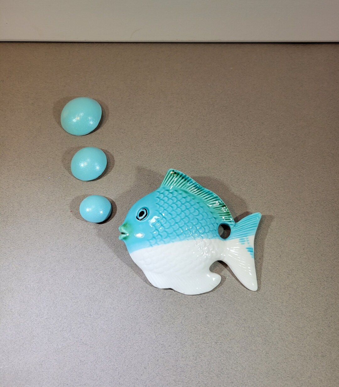 Blue and White Fish Wall Pocket With Blue Bubbles, Fish Wall Décor ...