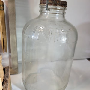 Choice of Assorted Vintage Laundry Room Decor Items, Clothespins ...