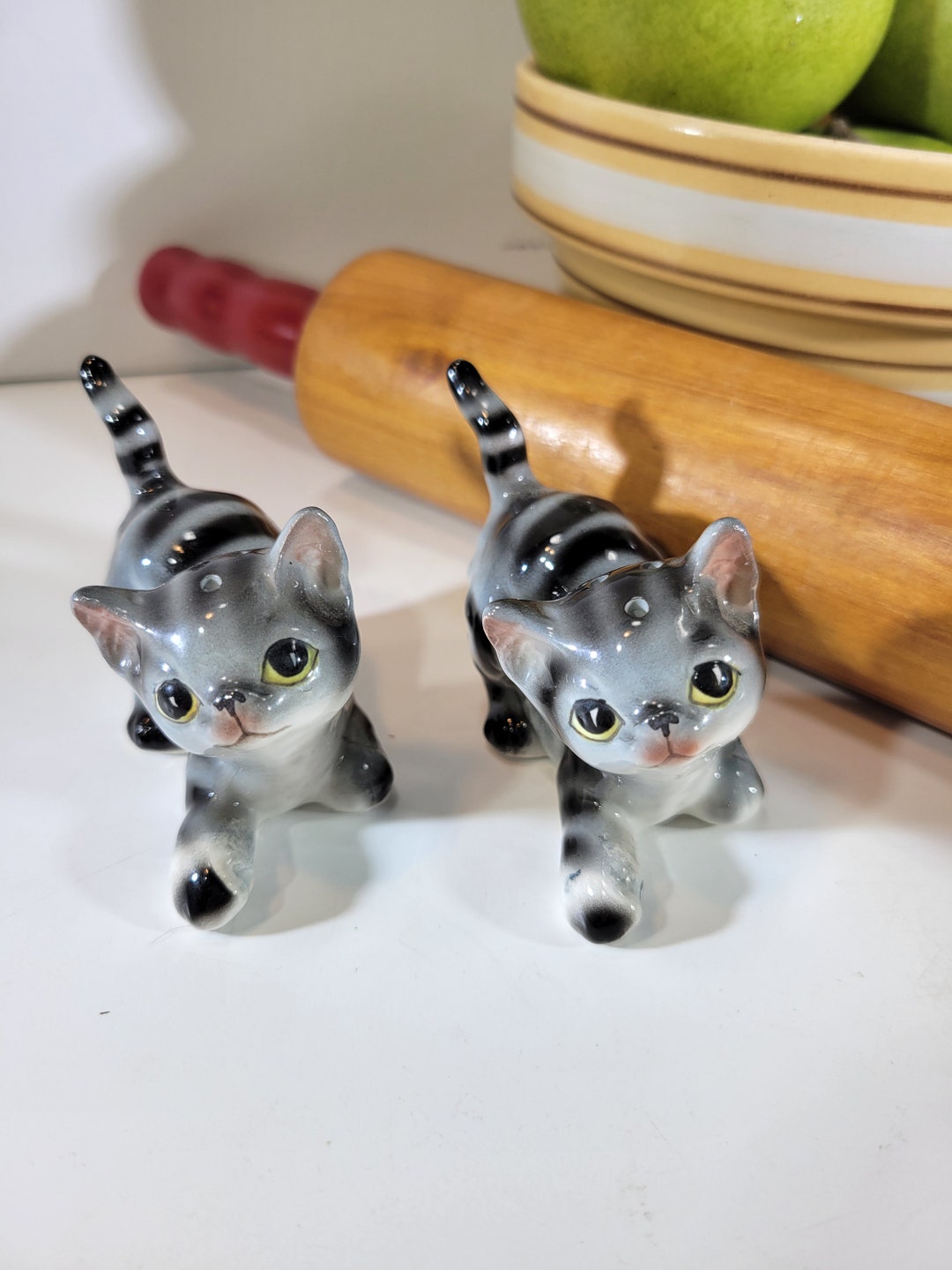 Gray, Black, and White Tabby Cats Salt and Pepper Shakers, Collectible ...