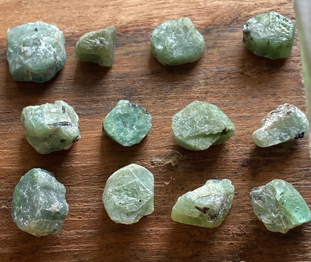 Natural Rough Emerald Raw Crystals May Birthstone,rocks,minerals Wicca ...