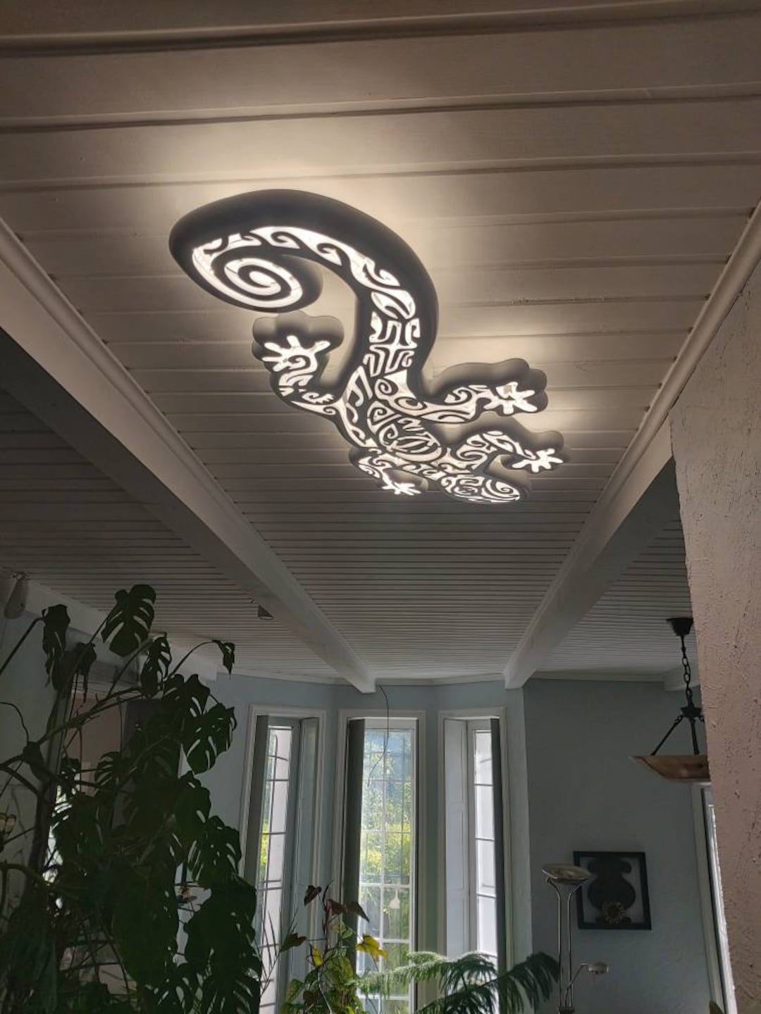 Gecko Ceiling Light – Tropical LED Wall Art - Etsy