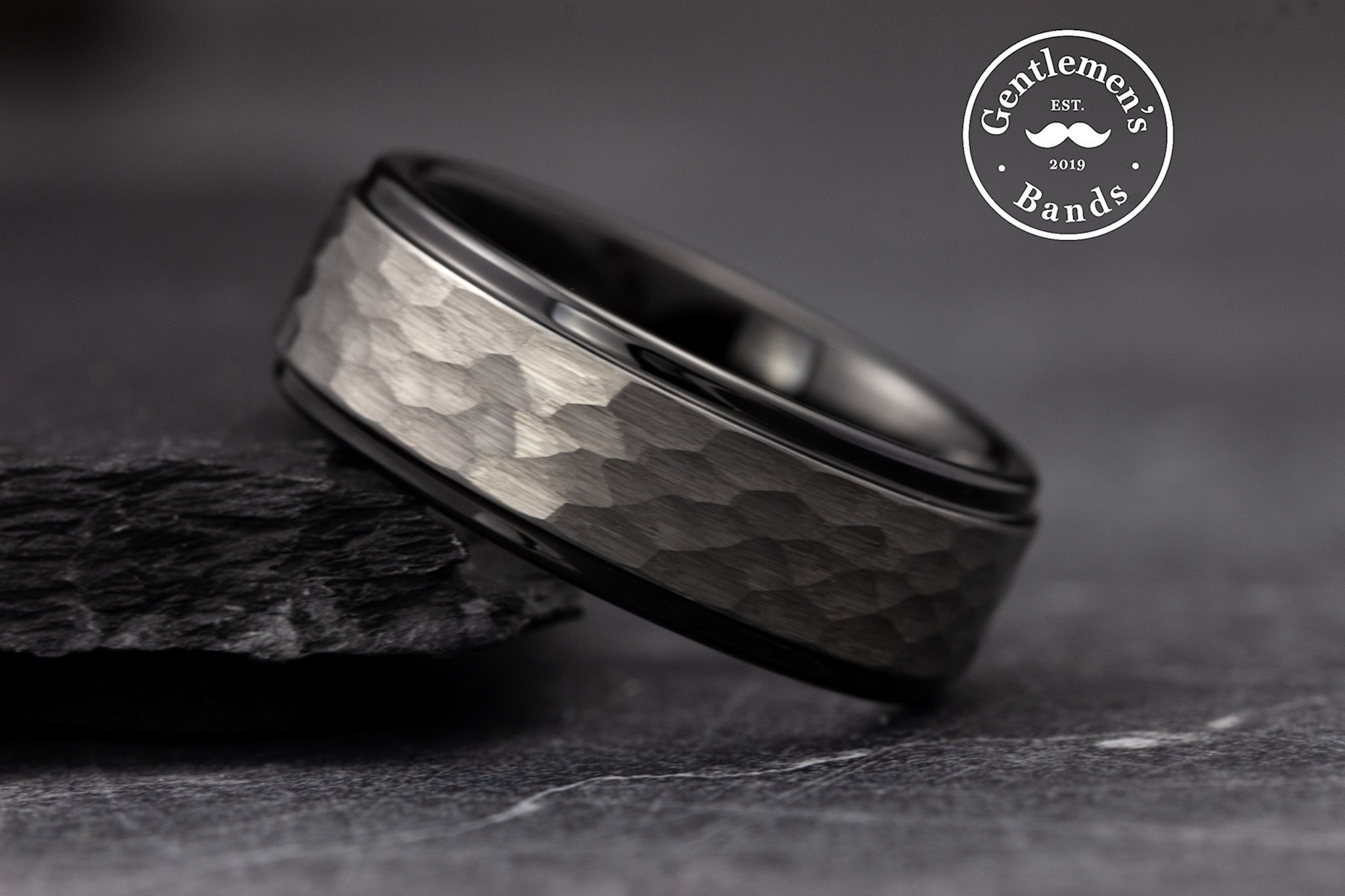 Black hammered ring store