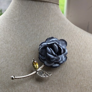 Gray Lapel Pin Enamel Pin Wedding Lapel Pin Flower Groomsmen Green ...