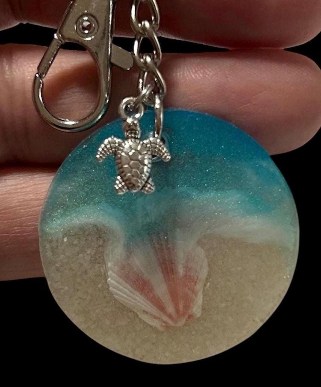 Seashell Keychain With a Sea Turtle, Coastal Sea Turtle Keychain ...