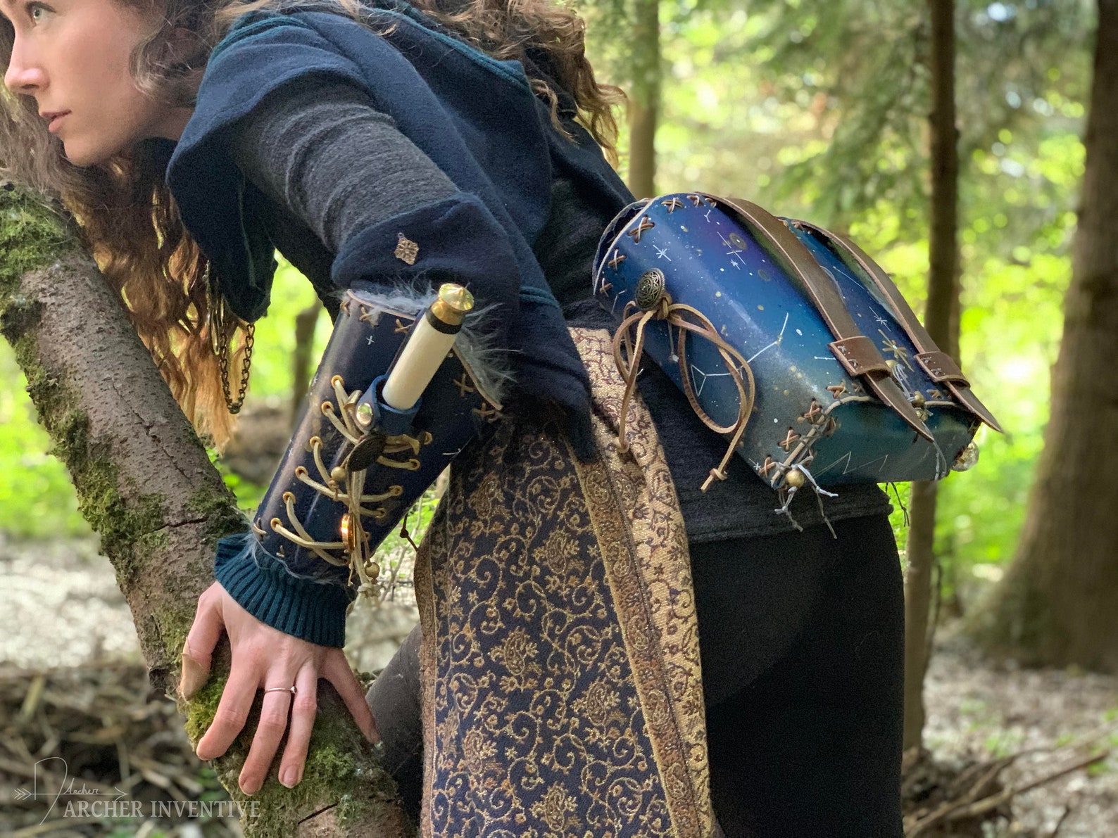 Single Dagger Star Bracers (gold Handle) - Etsy