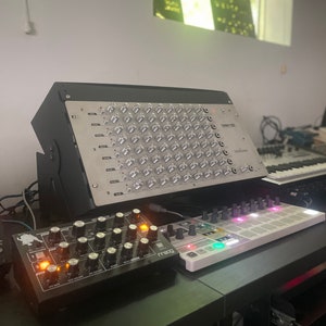 Rotating Rackmounted Synth Stand - Etsy