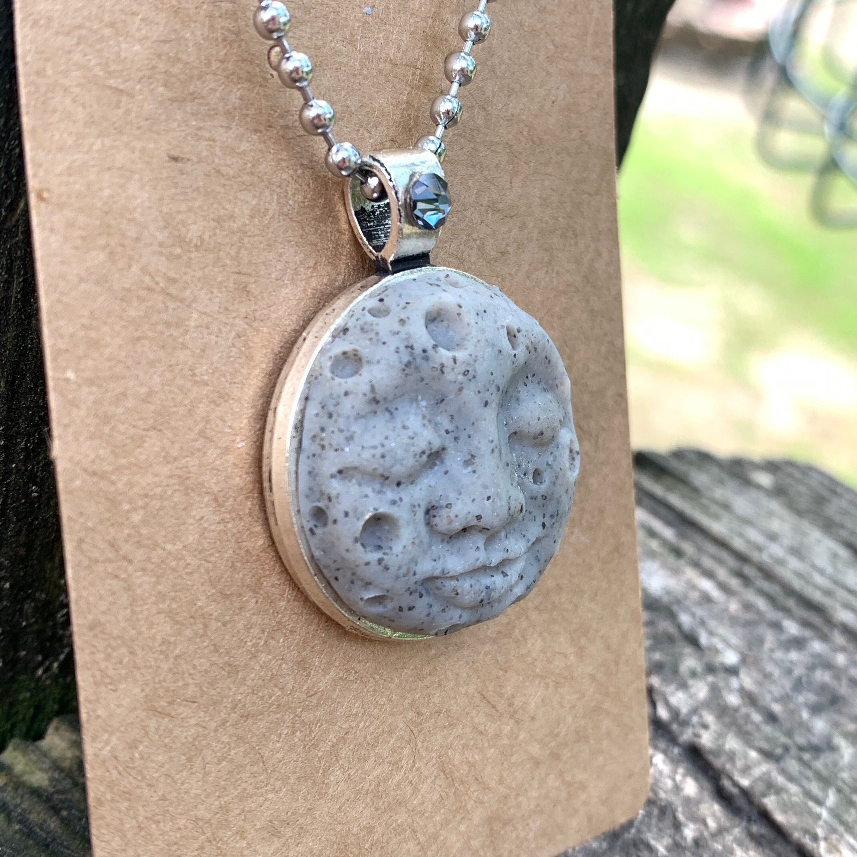 Collar de luna llena hombre en el colgante de la luna | Etsy