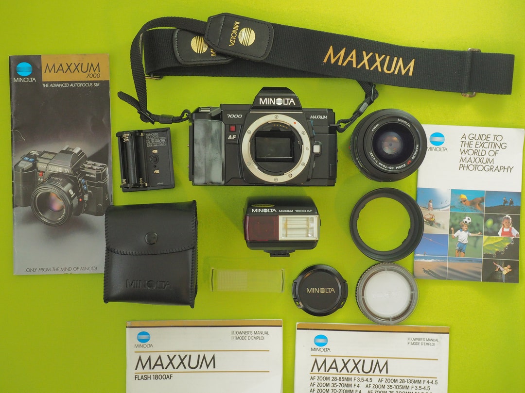 Minolta Maxxum 7000 35mm Film Student SLR Camera 35-70mm Lens Flash ...