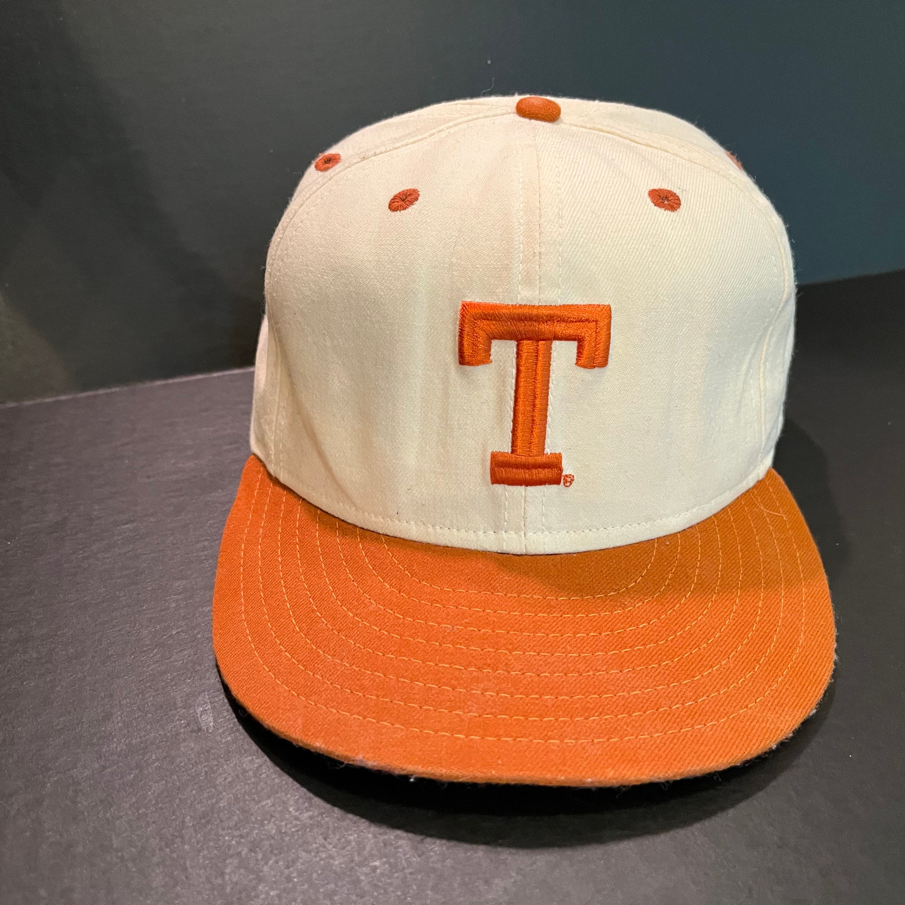 Vintage University Of Texas Longhorns Fitted Big Letter Logo TOW ...
