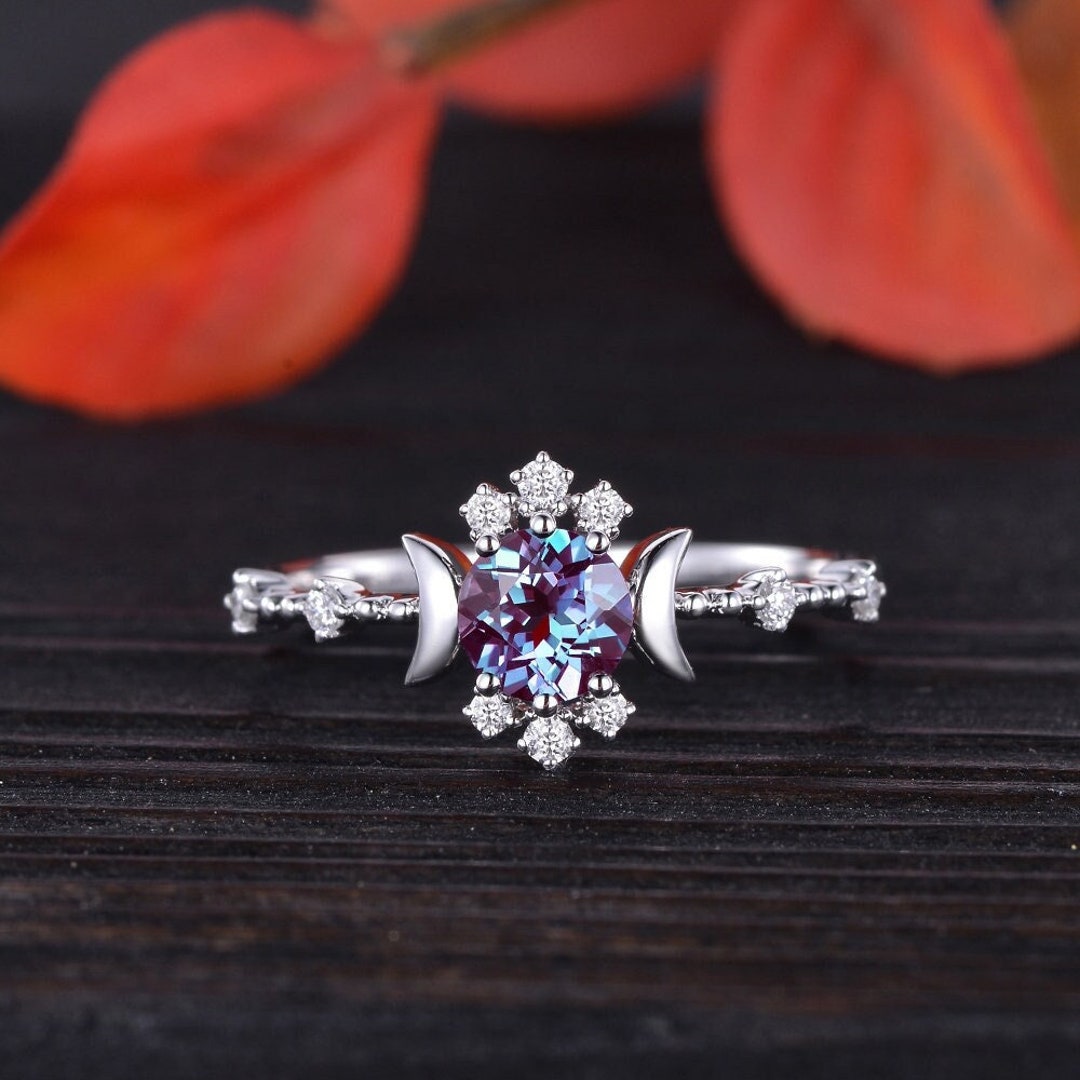Vintage Alexandrite Engagement Ring White Gold Moon Ring - Etsy
