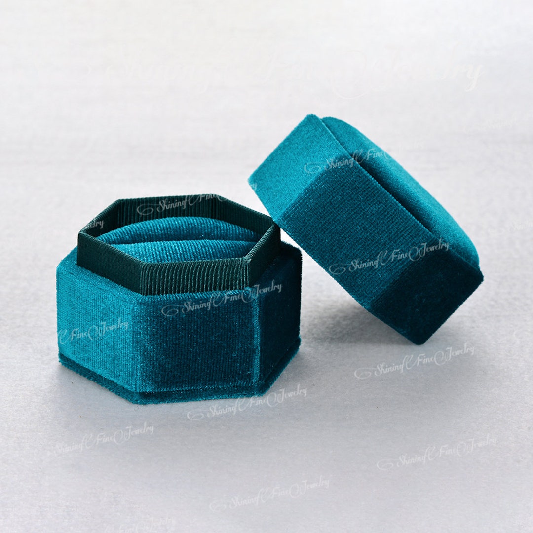 Velvet Ring Box, Engagement Ring & Wedding Set Elegant Keepsake Box ...