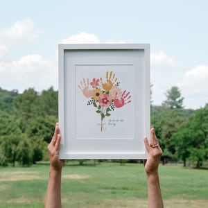 Flower Handprint Craft Art, Mothers Day Handprint Art Printable ...