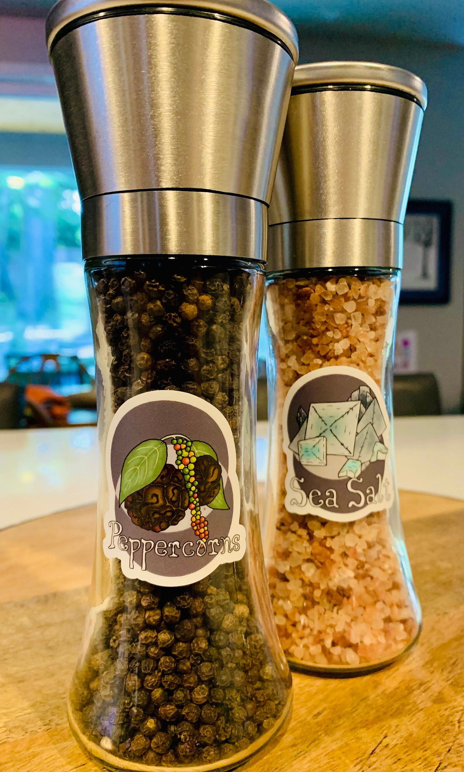 Colorful Salt and Pepper Grinders Illustrated Salt and Pepper Shakers ...
