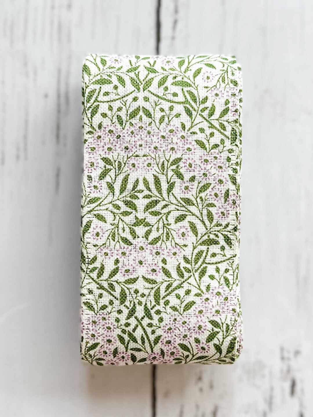 Dainty Light Purple/lavendar Flowers With Greenery 5 Yards 2.5" Wire ...