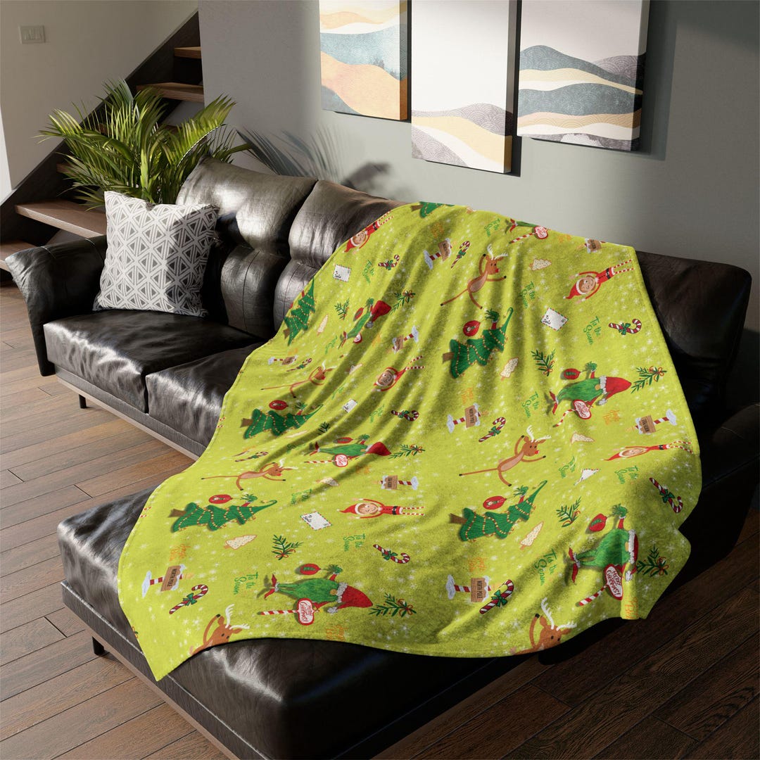 Christmas Gnome Throw Blanket, Holiday Fleece Blanket, Grinch Themed ...