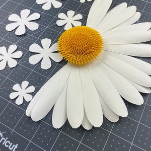 SVG Digital File, Paper Daisy, Cricut Flower Template, DIY Spring Decor ...