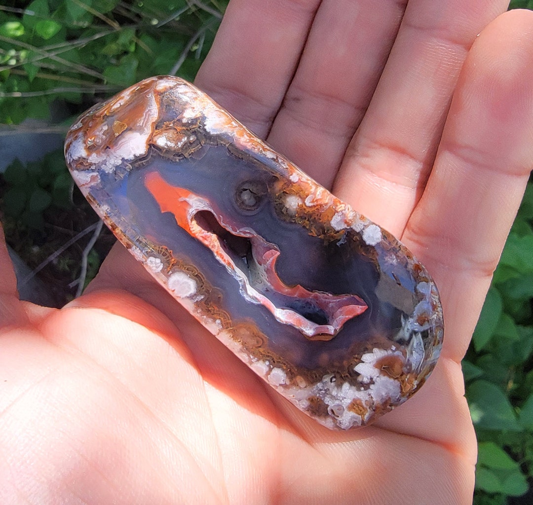 Fortification Red Plume Agate With Eyes (montana) UV Tumbled Insanity 105.5g - Etsy