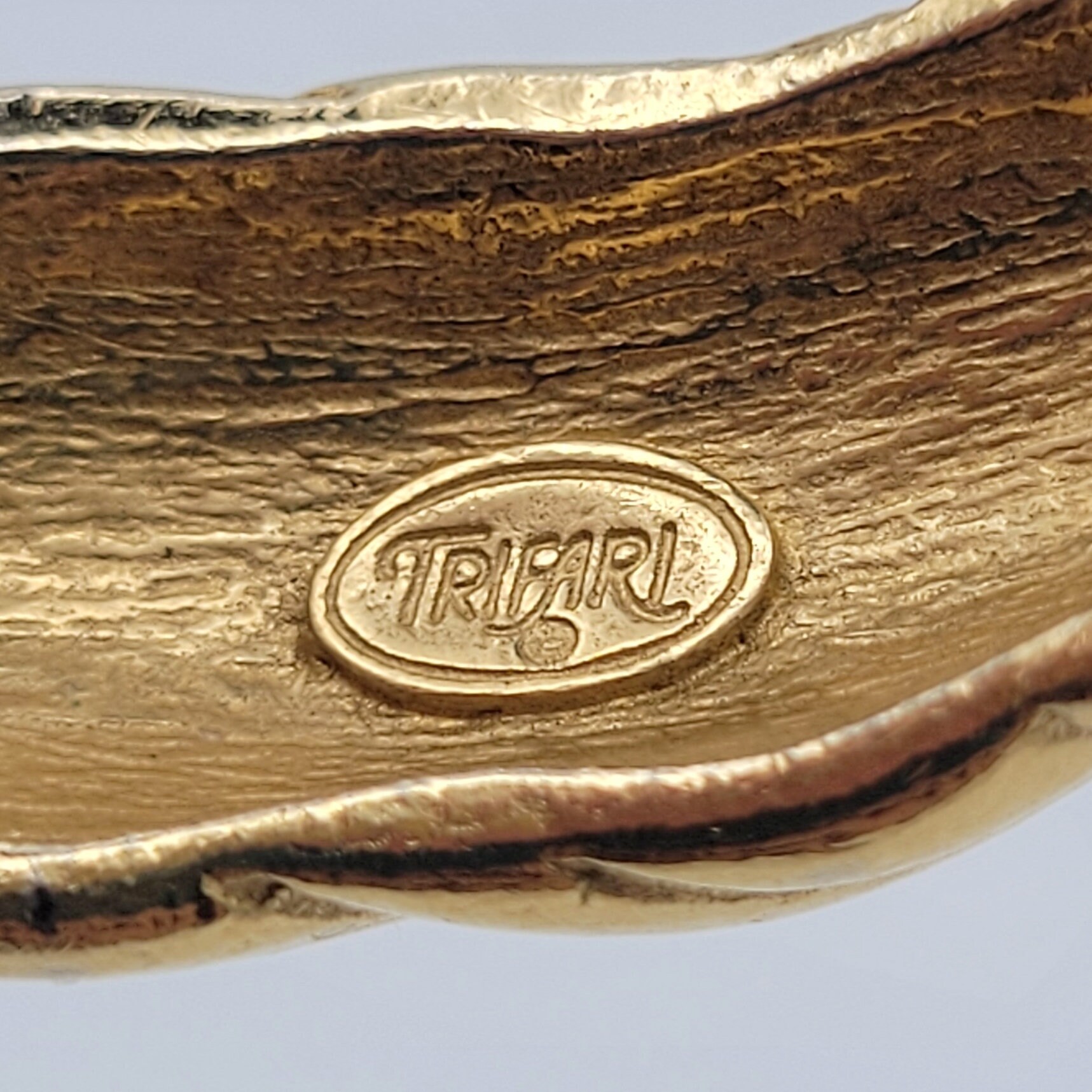 Vintage Trifari Gold Tone Clamper Bangle Bracelet Costume | Etsy