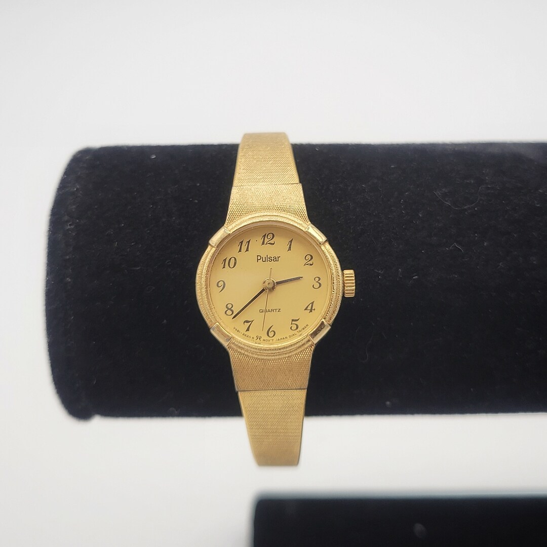 Vintage 1980s Pulsar Women's Gold Tone Watch With Bracelet Band Costume ...