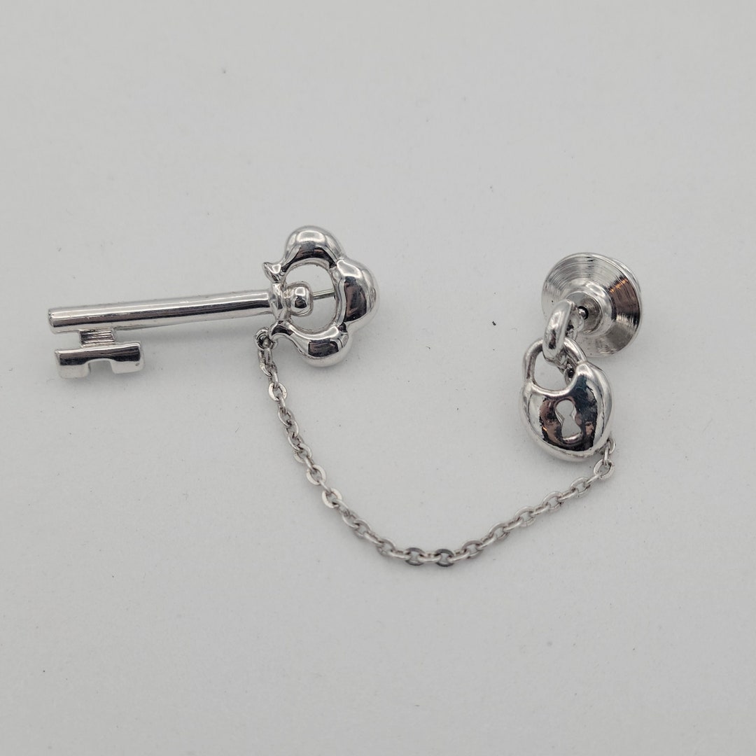 Vintage NEW RARE Monet Silver Tone Lock & Skeleton Key Sweetheart Pin ...