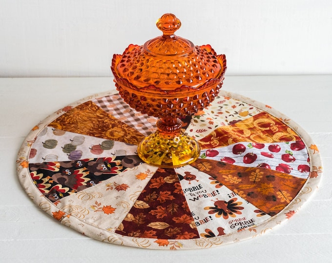 Quilted Table Topper, Handmade Table Topper, Decorative Wall Hanging ...