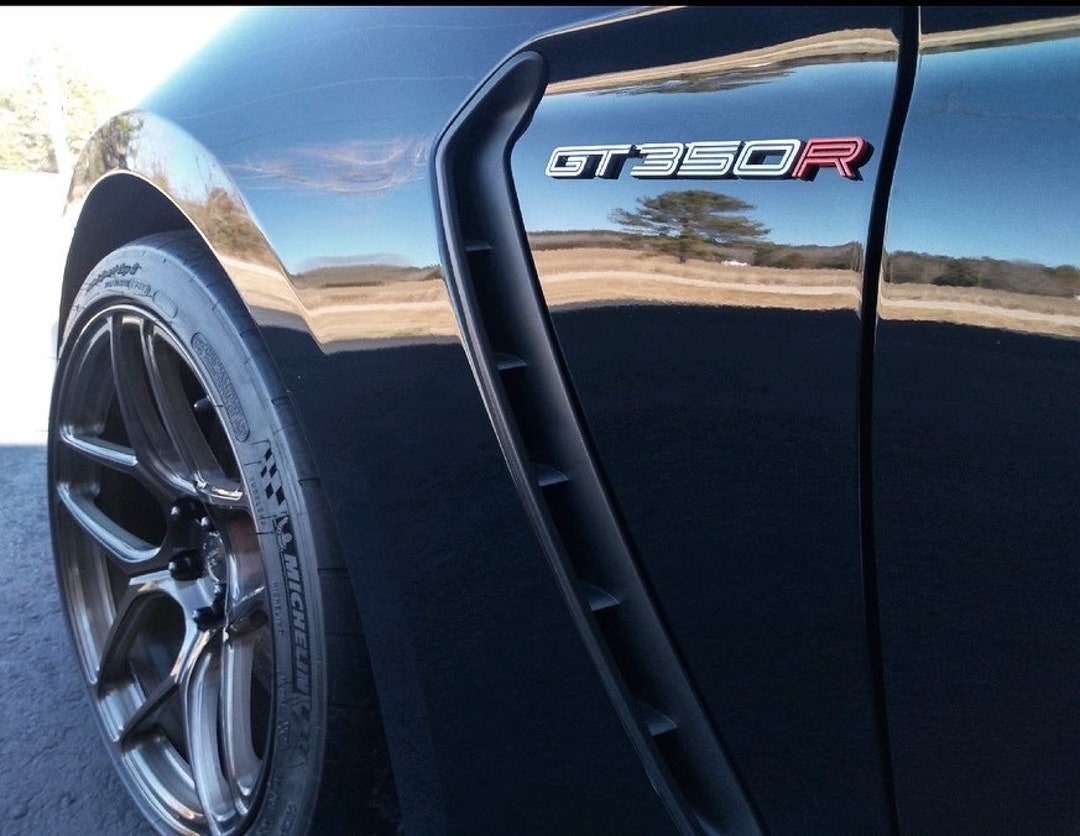 GT350R Fender Emblems CHOSE COLOR! (set of 2) - Etsy