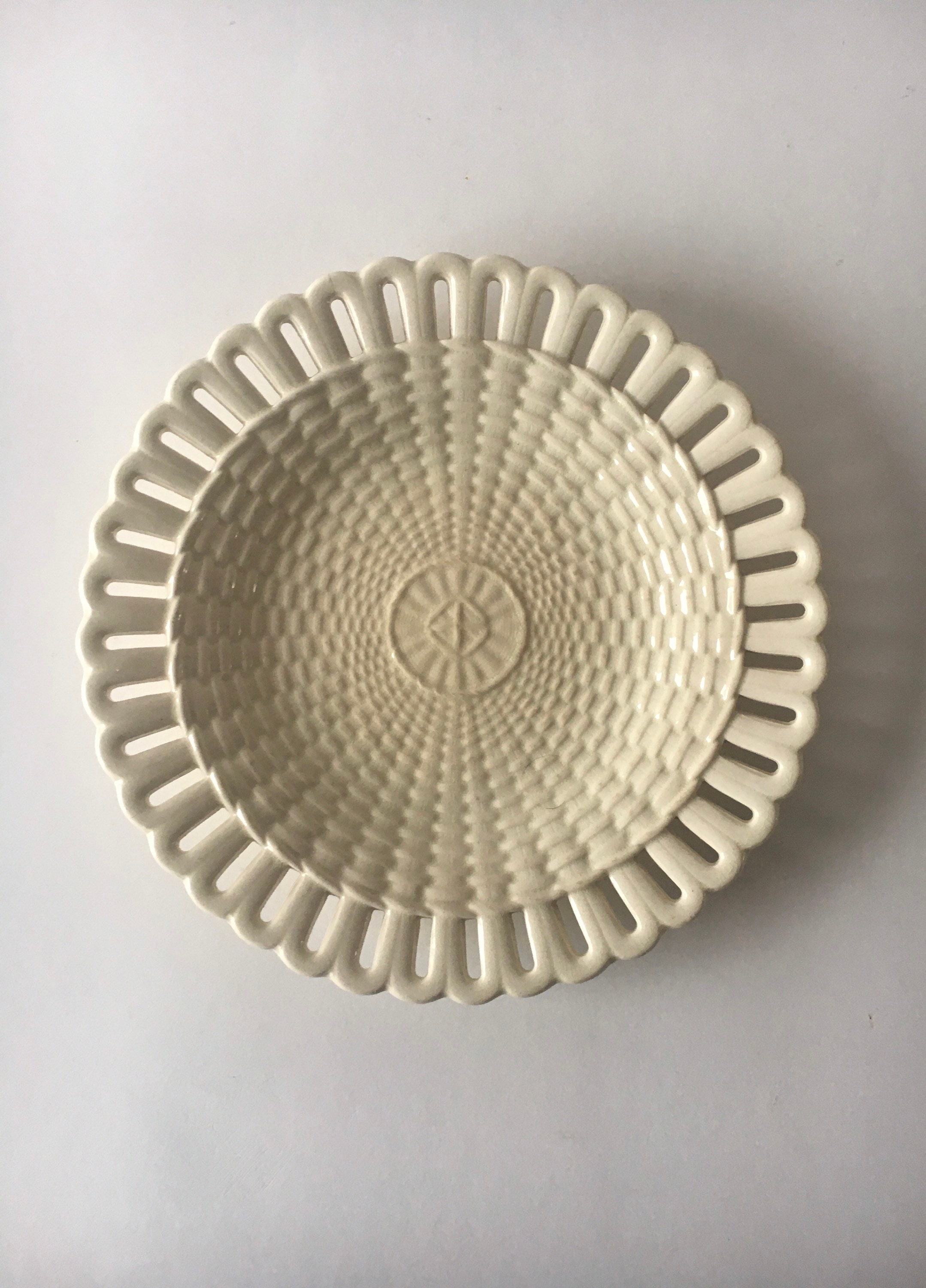 Antique Creamware Wedgwood Plate - Etsy