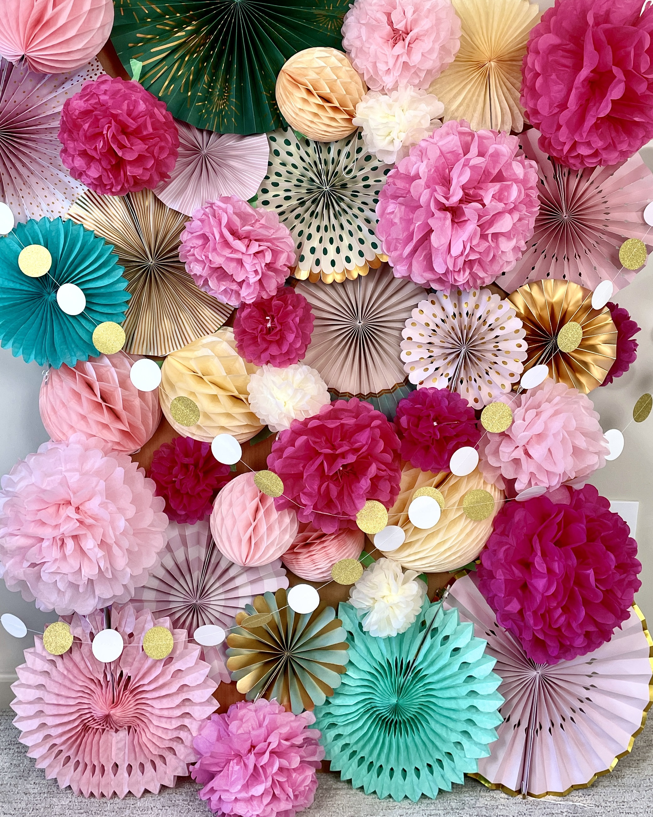 Papakit Deluxe Large Paper Fans Wall Decoration Set Set of 26 Birthday ...