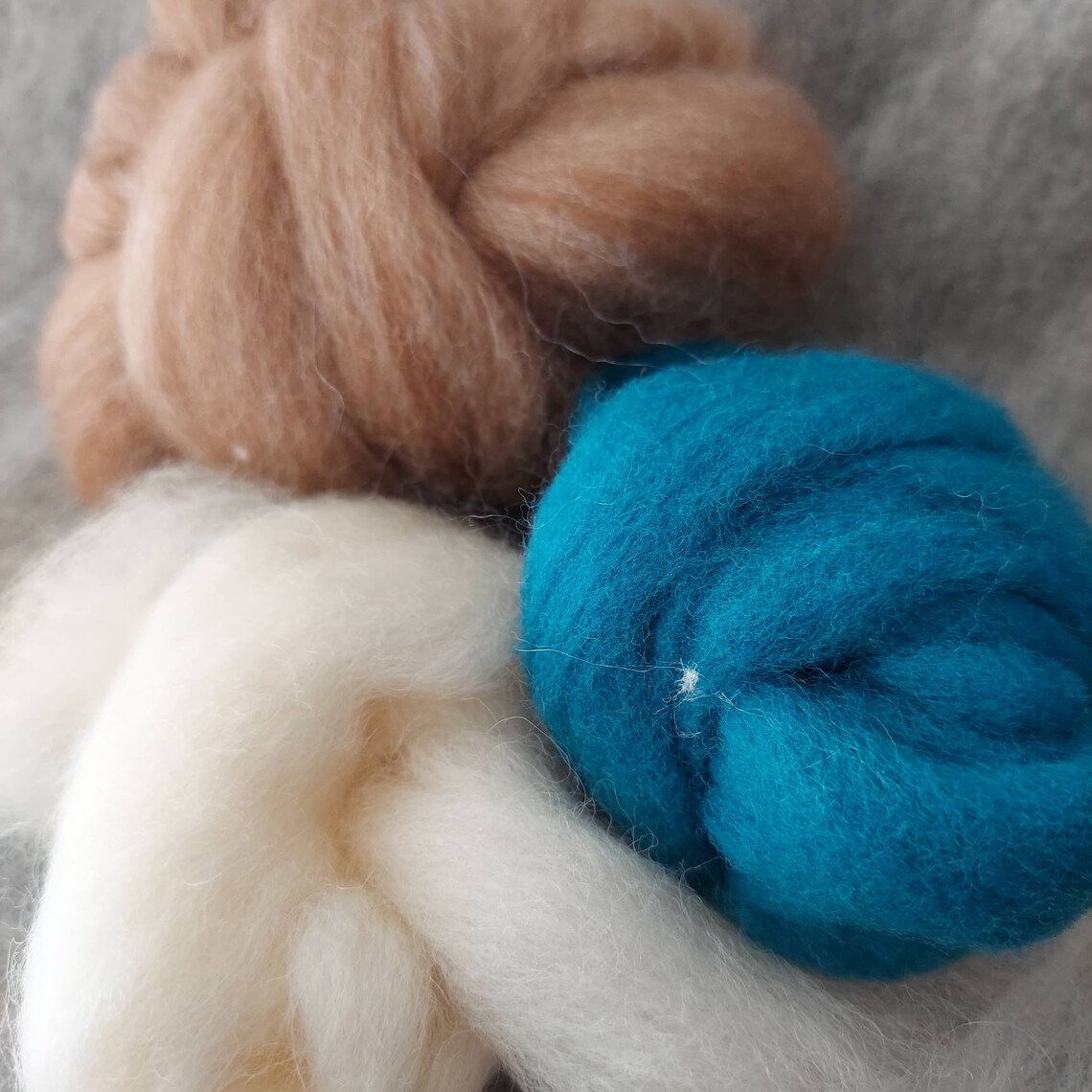 Beginner Drop Spindle With Starter Cord and Fiber Sampler Pack - Etsy