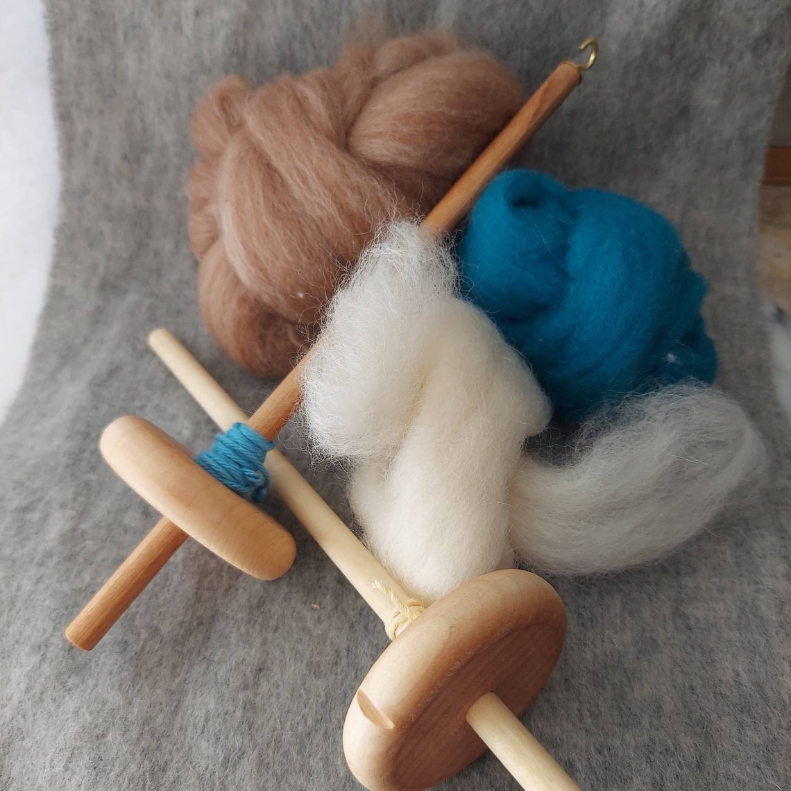 Beginner Drop Spindle With Starter Cord and Fiber Sampler Pack - Etsy
