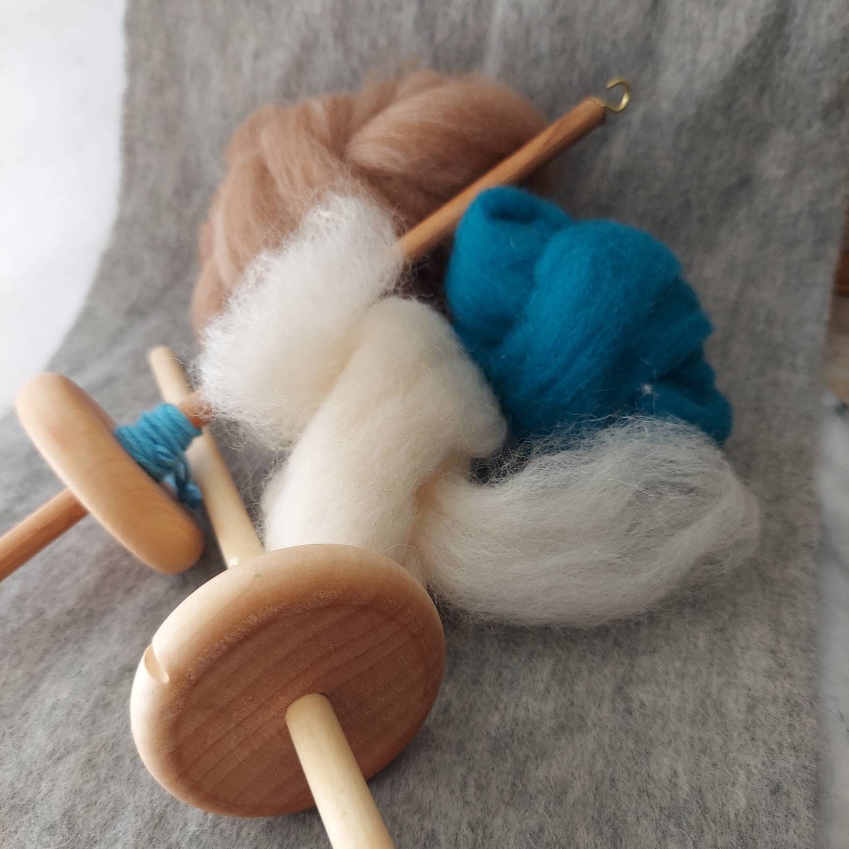 Beginner Drop Spindle With Starter Cord and Fiber Sampler Pack - Etsy