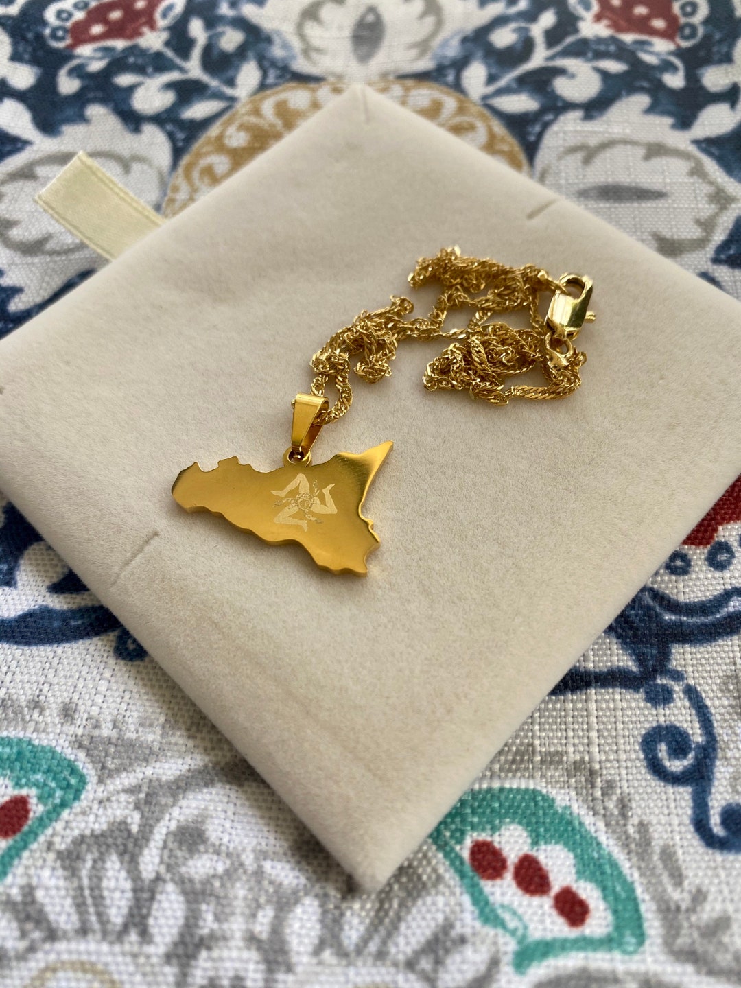 Sicilian Island Trinacria Necklace - Etsy