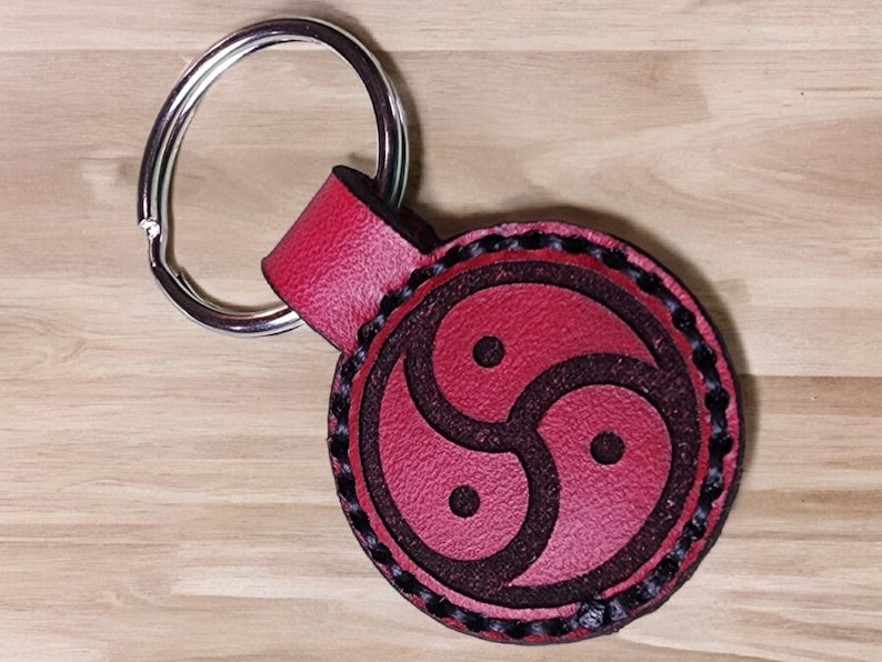 Triskelion Key Paddle - Etsy