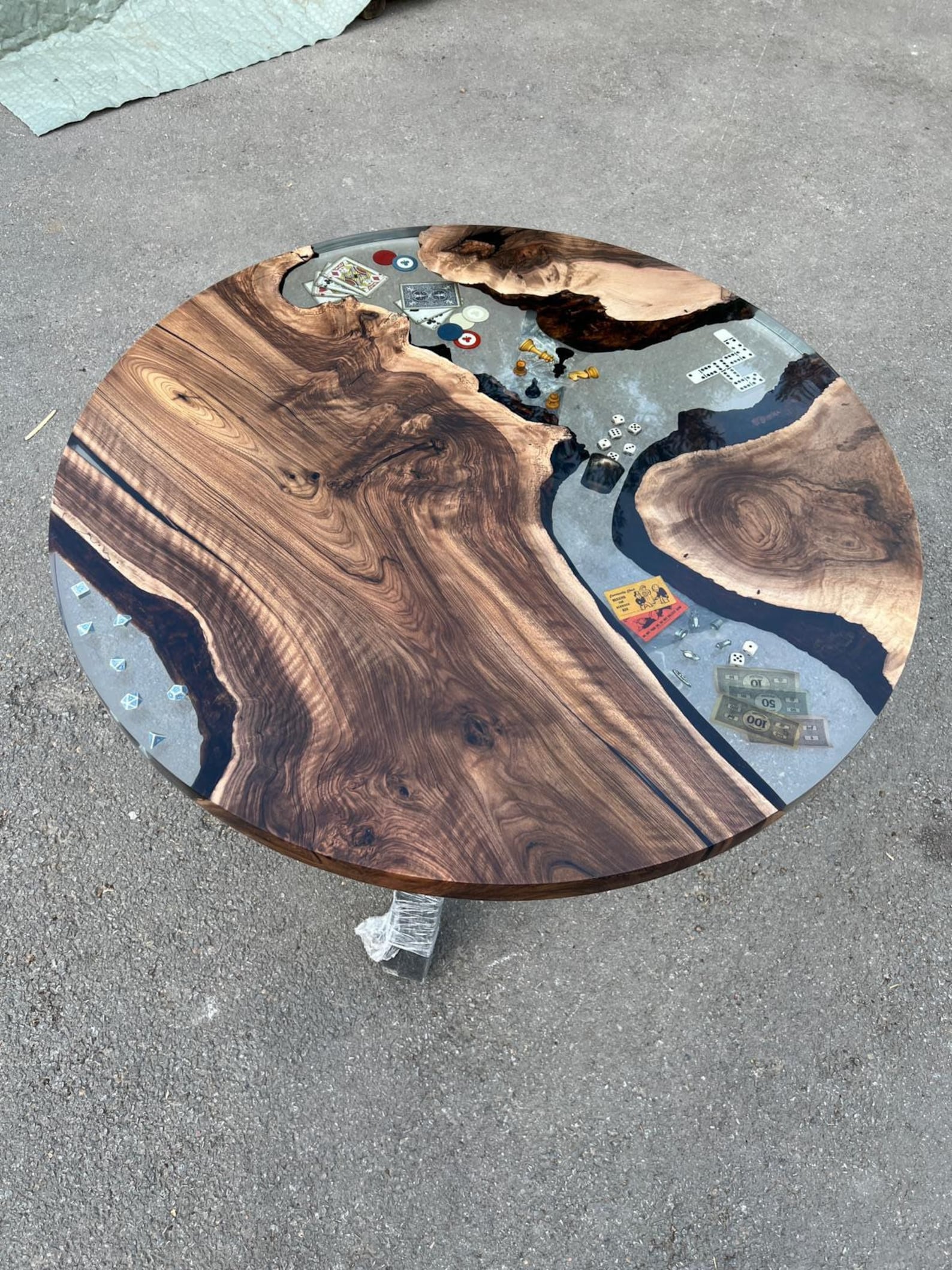 Walnut Round Epoxy Game Table Walnut Epoxy Gamble Table - Etsy