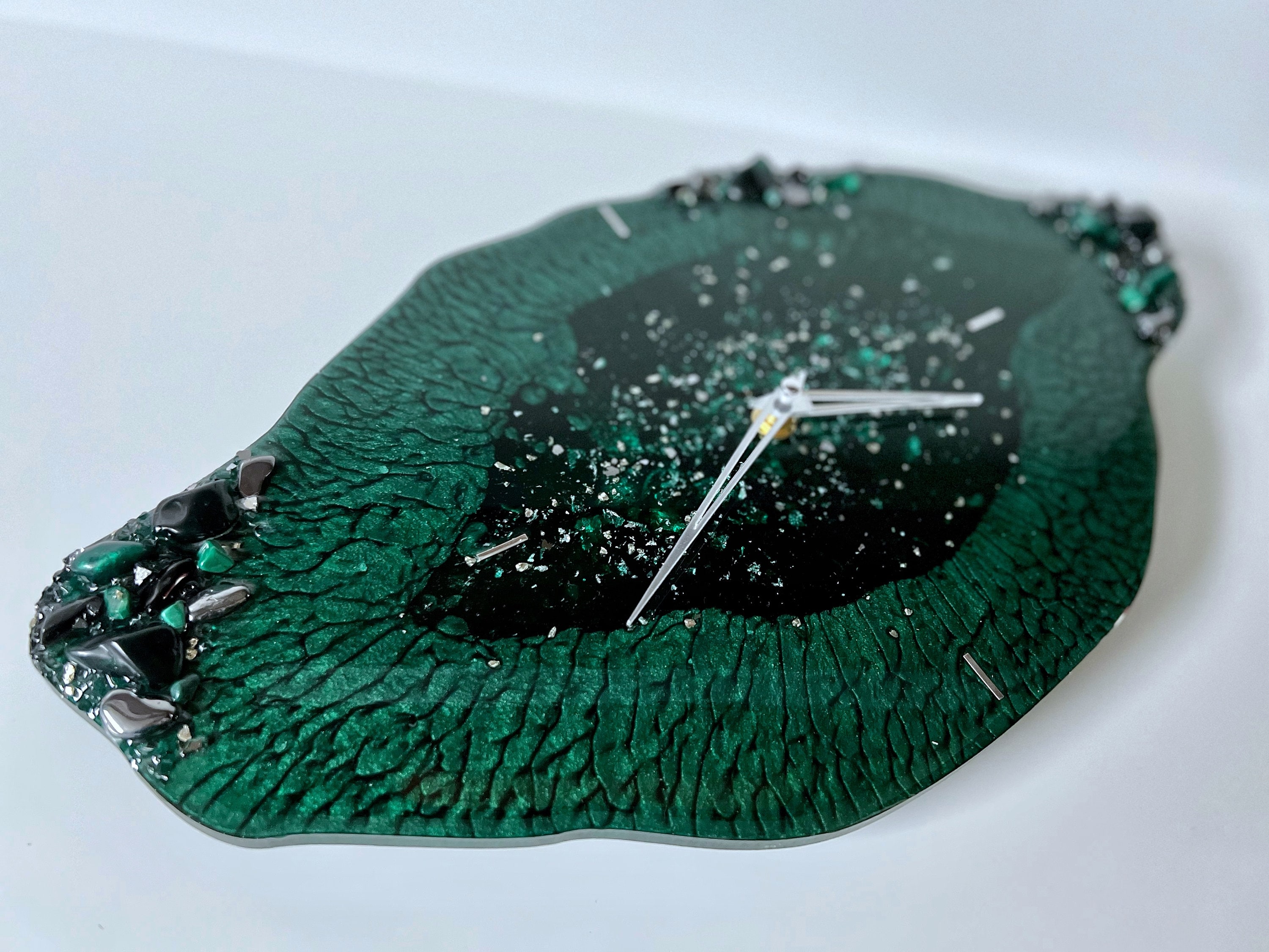 Large Oval Emerald Green Epoxy Resin Clock Modern Wall Clock ...