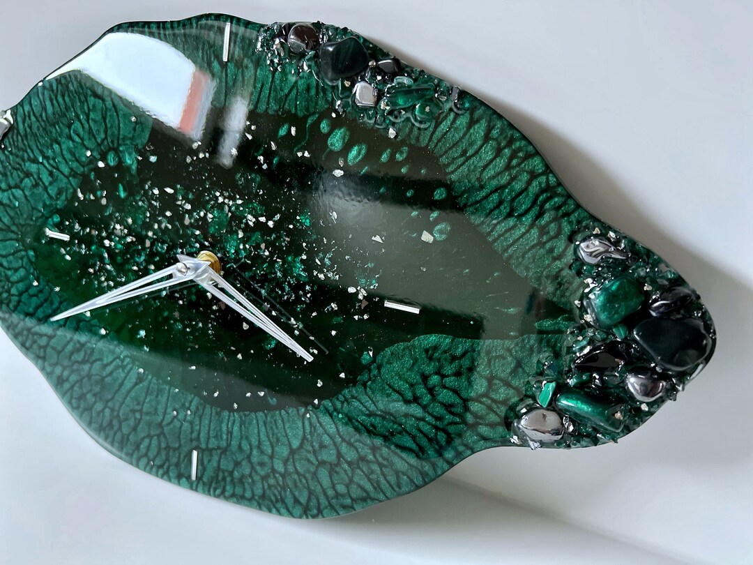 Large Oval Emerald Green Epoxy Resin Clock Modern Wall Clock ...