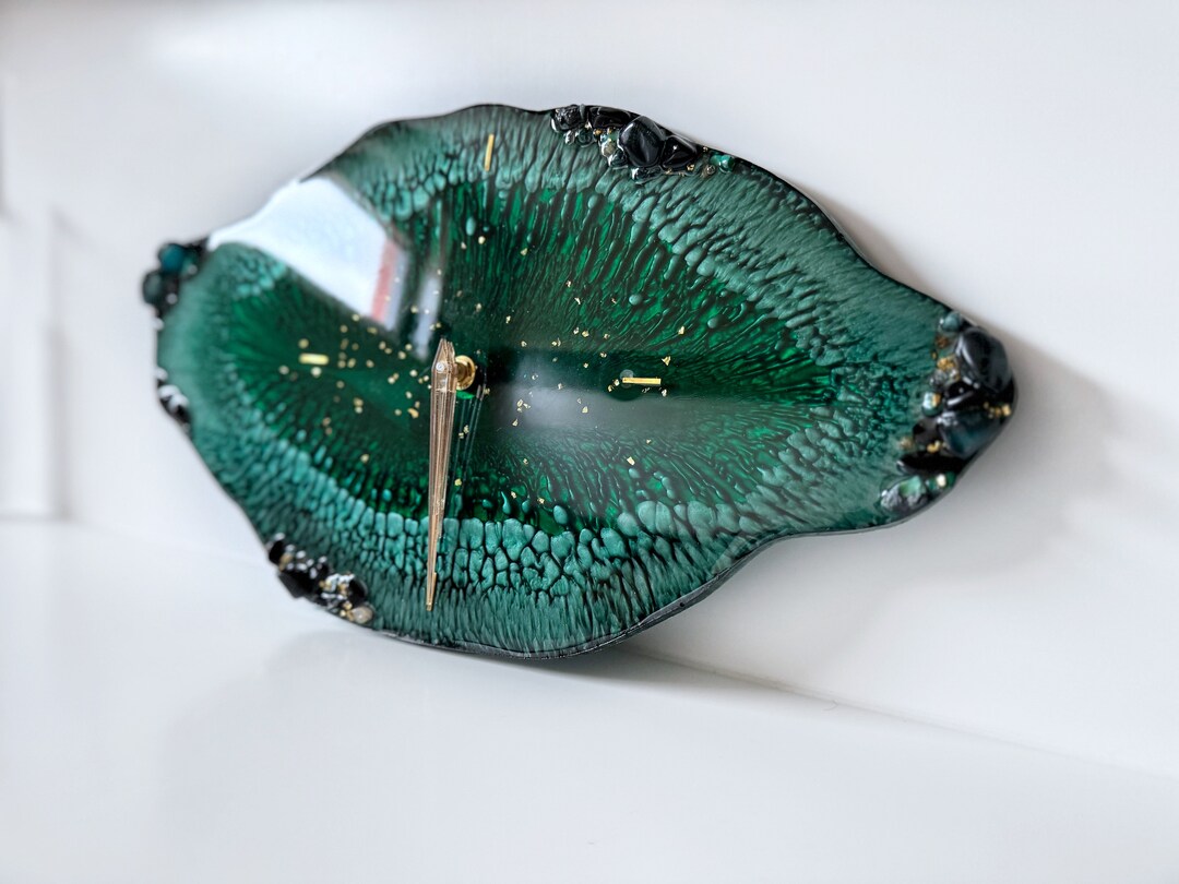 Large Oval Green Epoxy Resin Clock Modern Wall Clock Handcrafted With ...