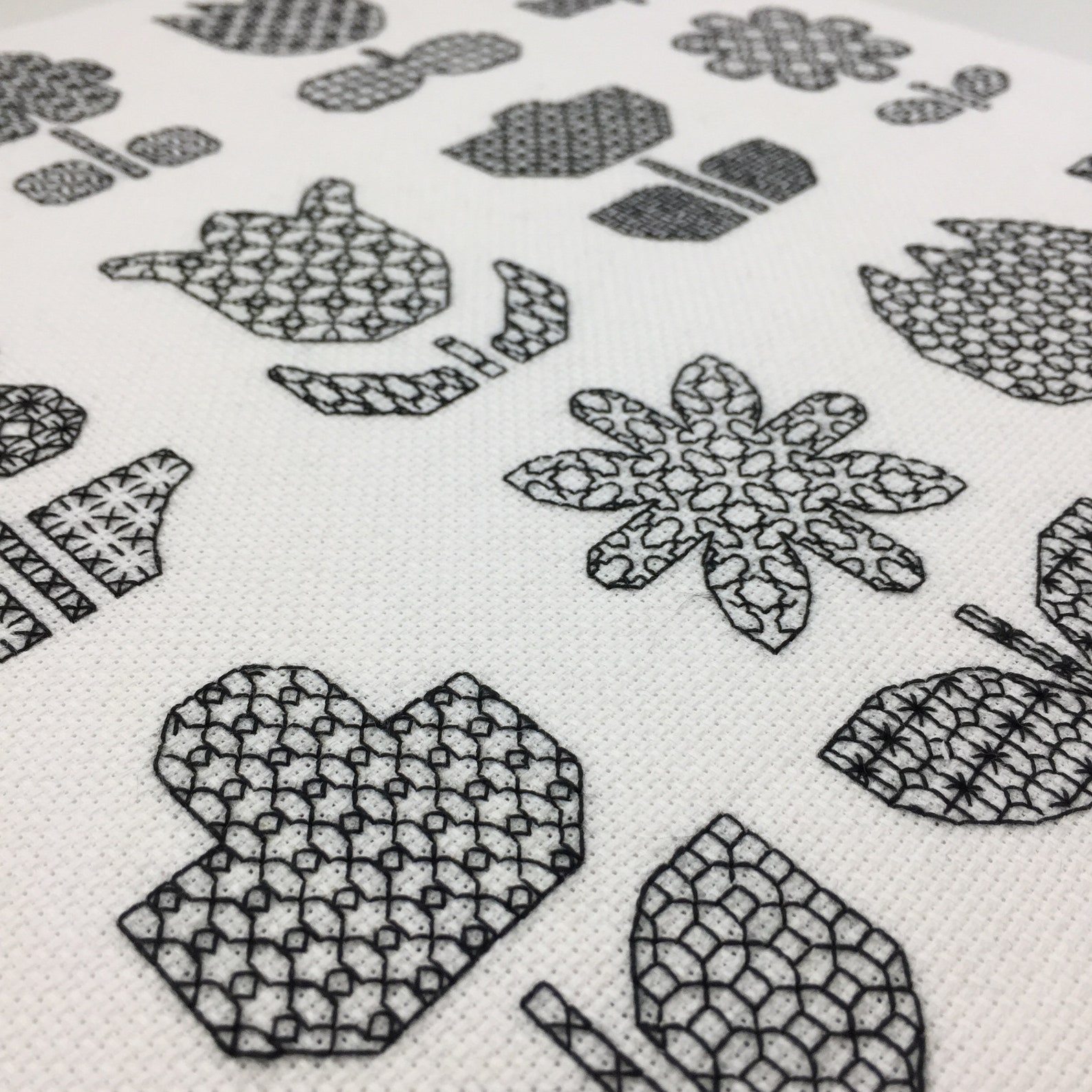 Folk Flowers Blackwork Pattern, PDF Blackwork Embroidery Chart, Floral ...