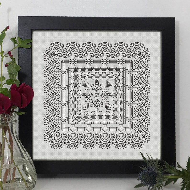 Deco Cornflowers Blackwork Pattern PDF Blackwork Embroidery - Etsy Canada
