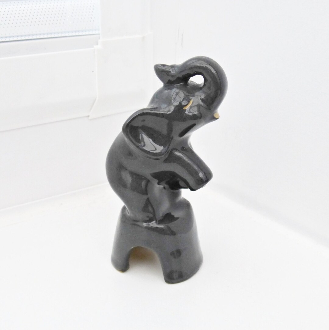 Grey Elephant Pie Funnel Ceramic Circus Elephant Vintage Pie Funnel ...