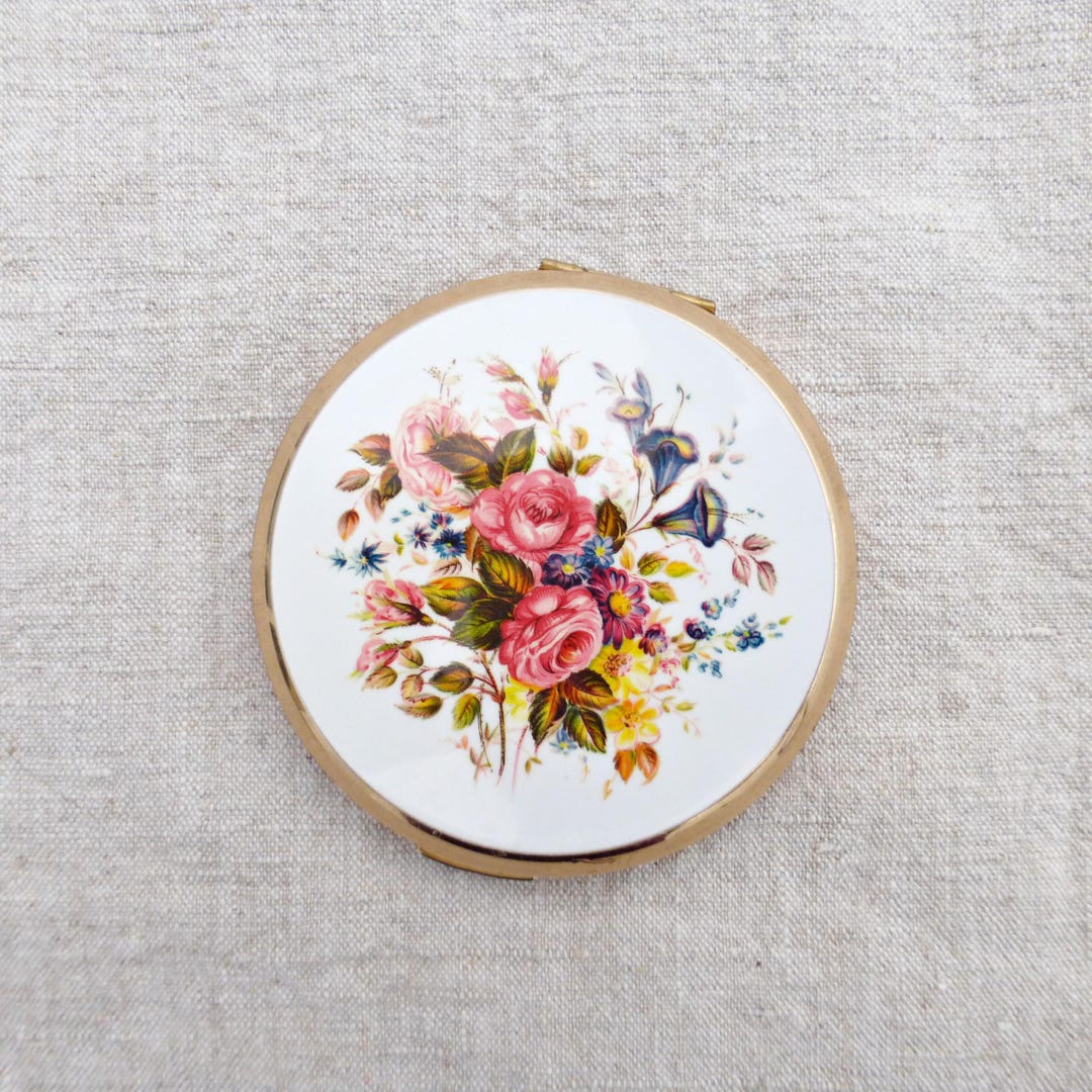 Vintage Flowers Compact | 1960s Powder Compact | Gold Tone Compact ...
