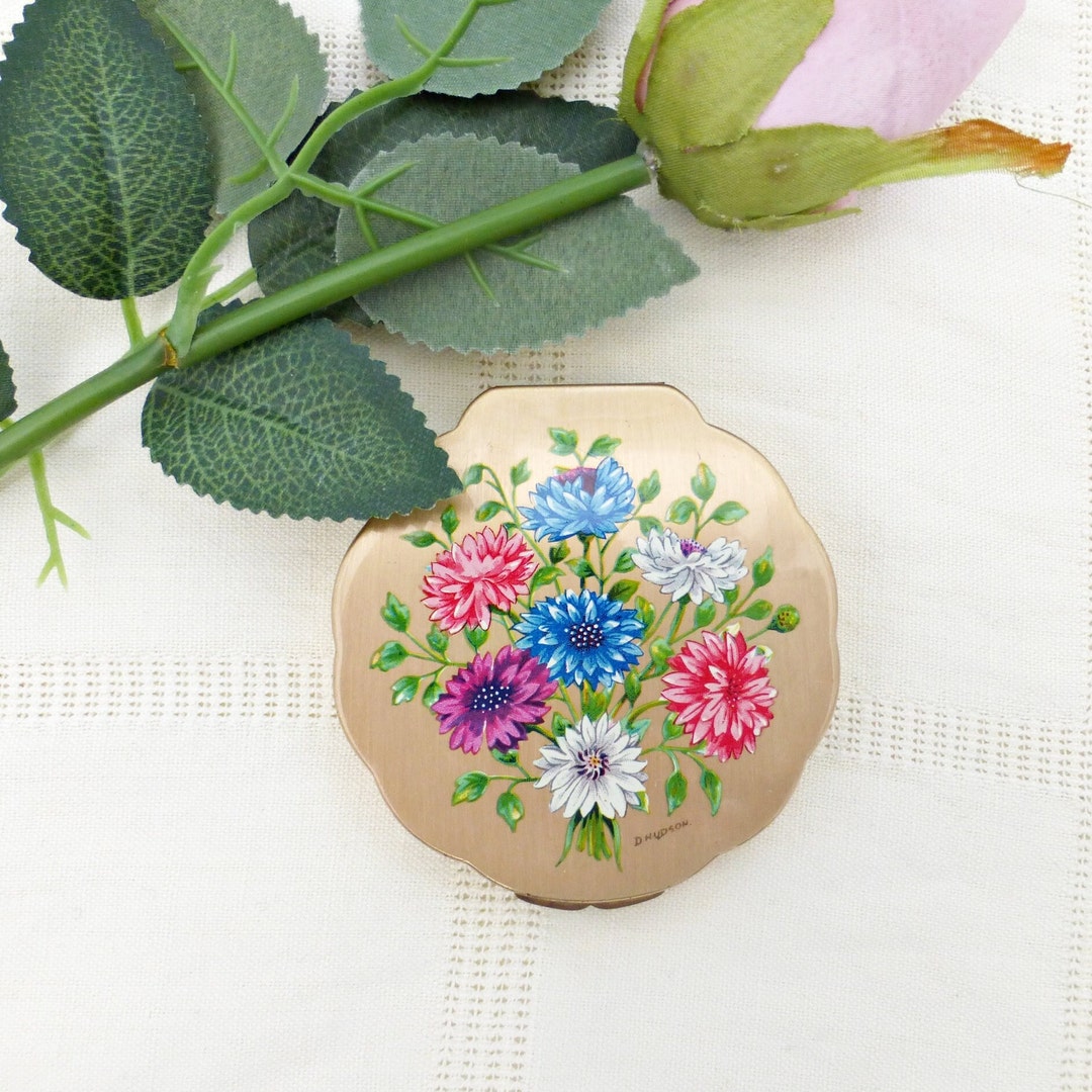 Vintage Iris Powder Compact | Signed D Hudson | 1950s Gold Flowers ...