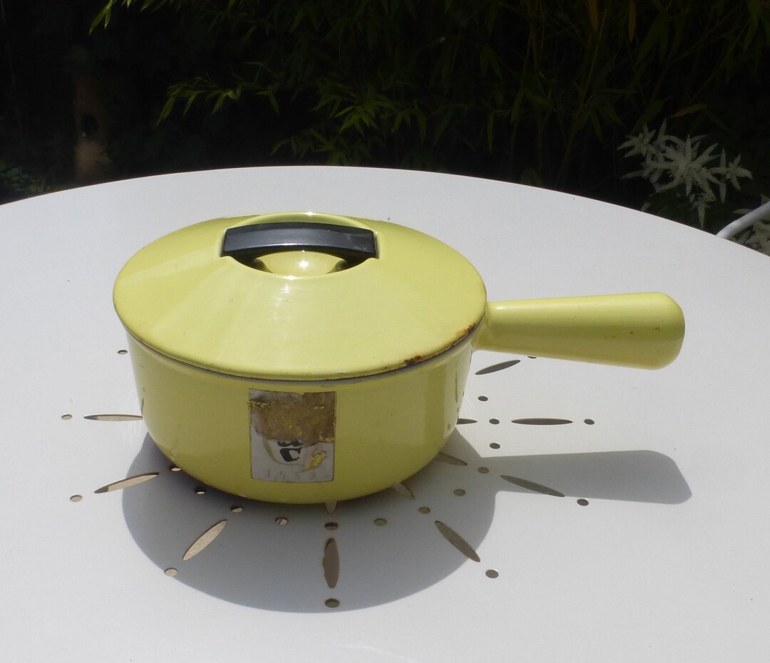 Antique Yellow Cast Iron Cooking Pot for Retro Farmhouse Kitchens - Etsy