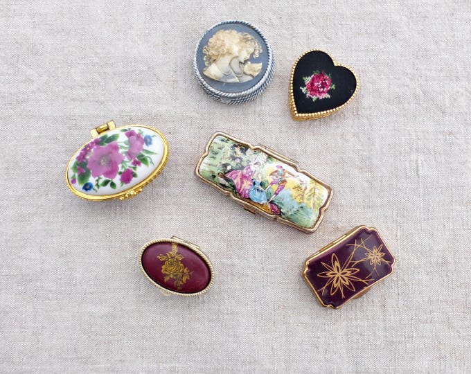 Vintage Pill Boxes | Petit Point Tablet Boxes | Stratton Pill Boxes ...